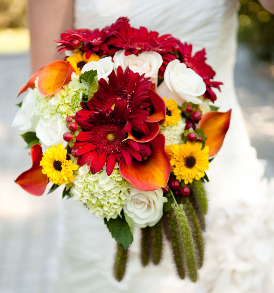 Using the Color Red in Your Wedding - Rose Hill Flowers - Rose Hill Flowers
